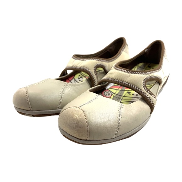 Merrell | Shoes | Merrell Pli Beige Leather Mary Jane Active Flats ...